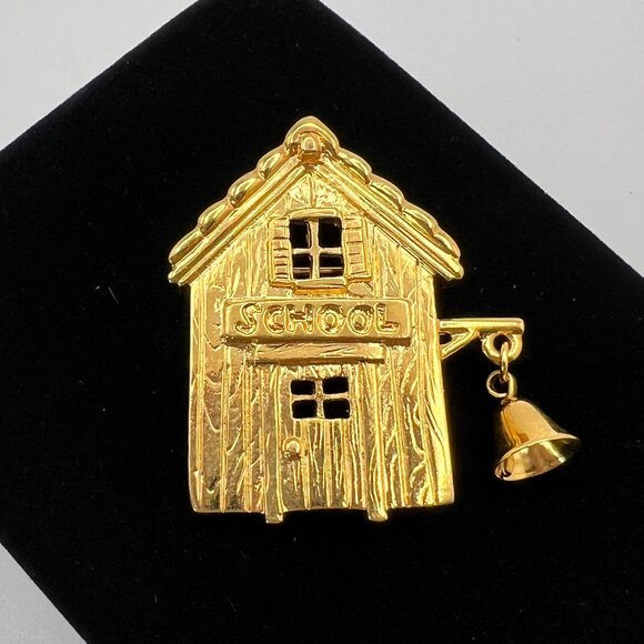 Napier | Jewelry | Napier School House Brooch | Poshmark